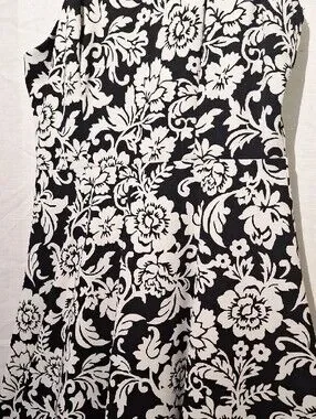 B Darlin | Dresses | 32b Darlin Black And White Floral Midi Dress ...